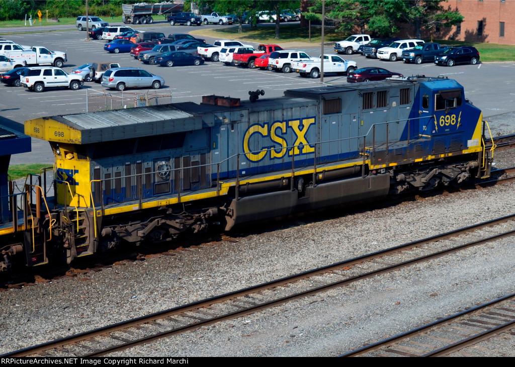 CSX 698